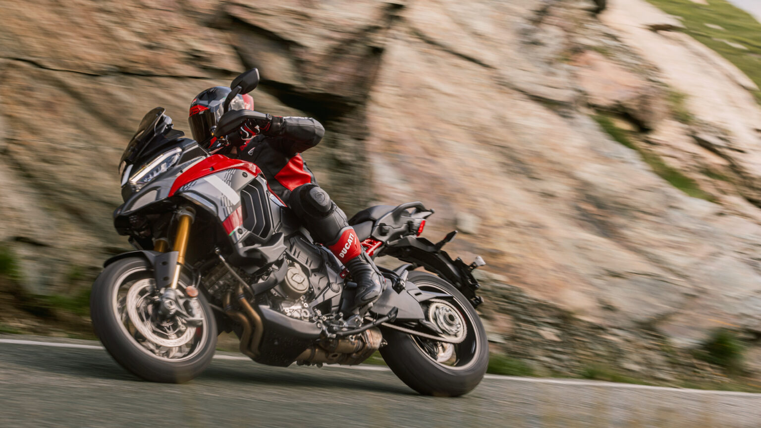 Ducati Multistrada V4 Pikes Peak 2025 Unveiled at EICMA: Ultimate ...