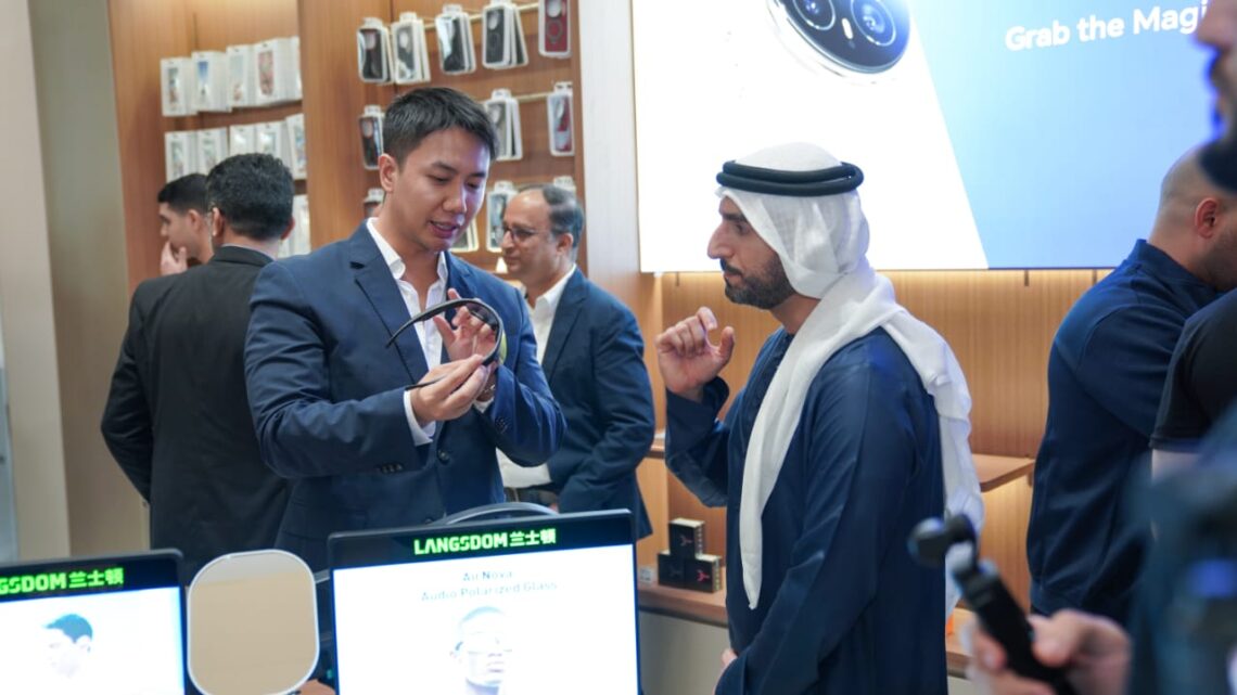 HONOR expands UAE presence with the new Dubai Mall store | The Cornea ...